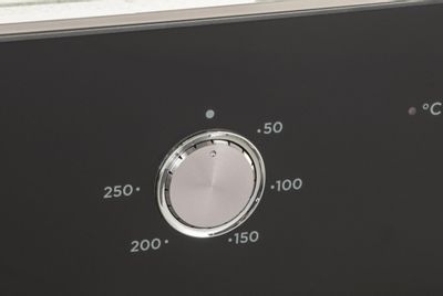 Духовой шкаф Midea MO68100GB, черный – купить в Ситилинк | 1207780
