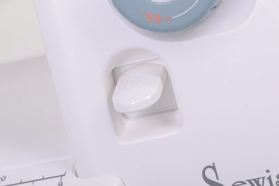 Швейная машина Janome 521, белый – купить в Ситилинк | 360789