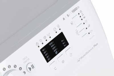 Стиральная машина суперузкая Indesit BWUA 51051 L B, с фронтальной ...