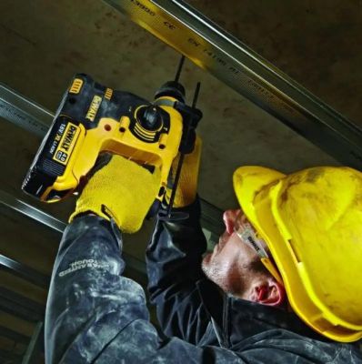 DeWALT DCH253M2 QW Li Ion 4 2009005